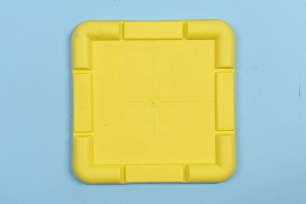 Plastic Scaffold Foot Plates - Hi-Viz Trip Prevention Aid - TRAD UK